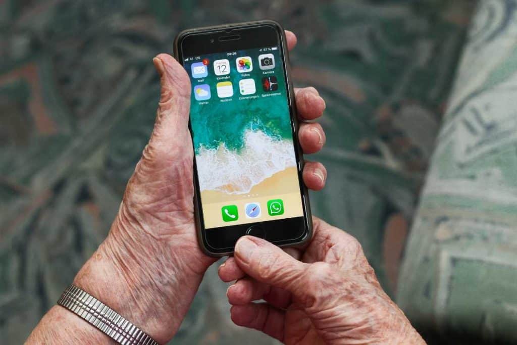 26 Essential Must-Have Mobile Apps For Seniors - Best Mobility Aids