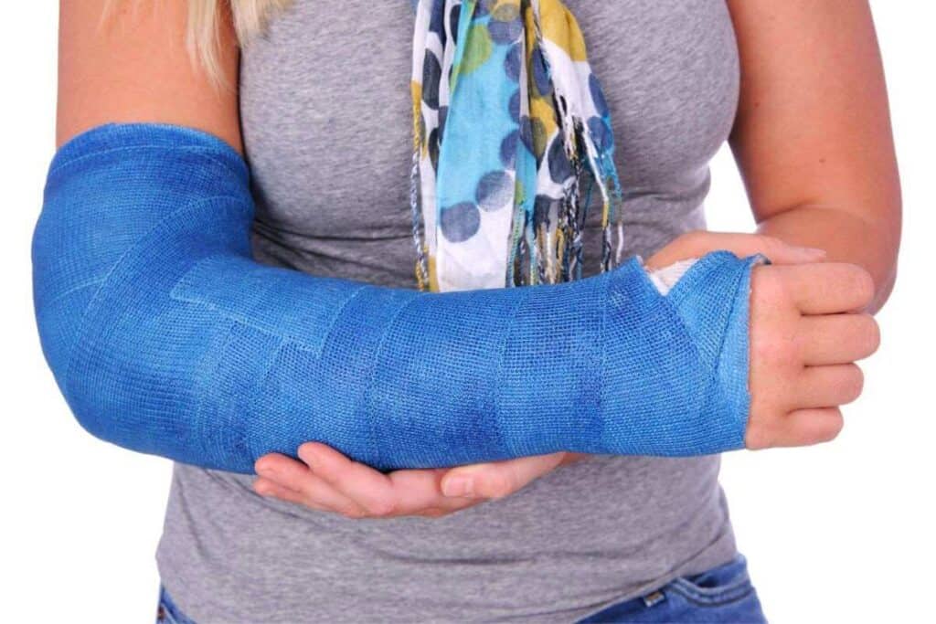 One-Handed Living Tips & Useful Assistive Devices - Best Mobility Aids